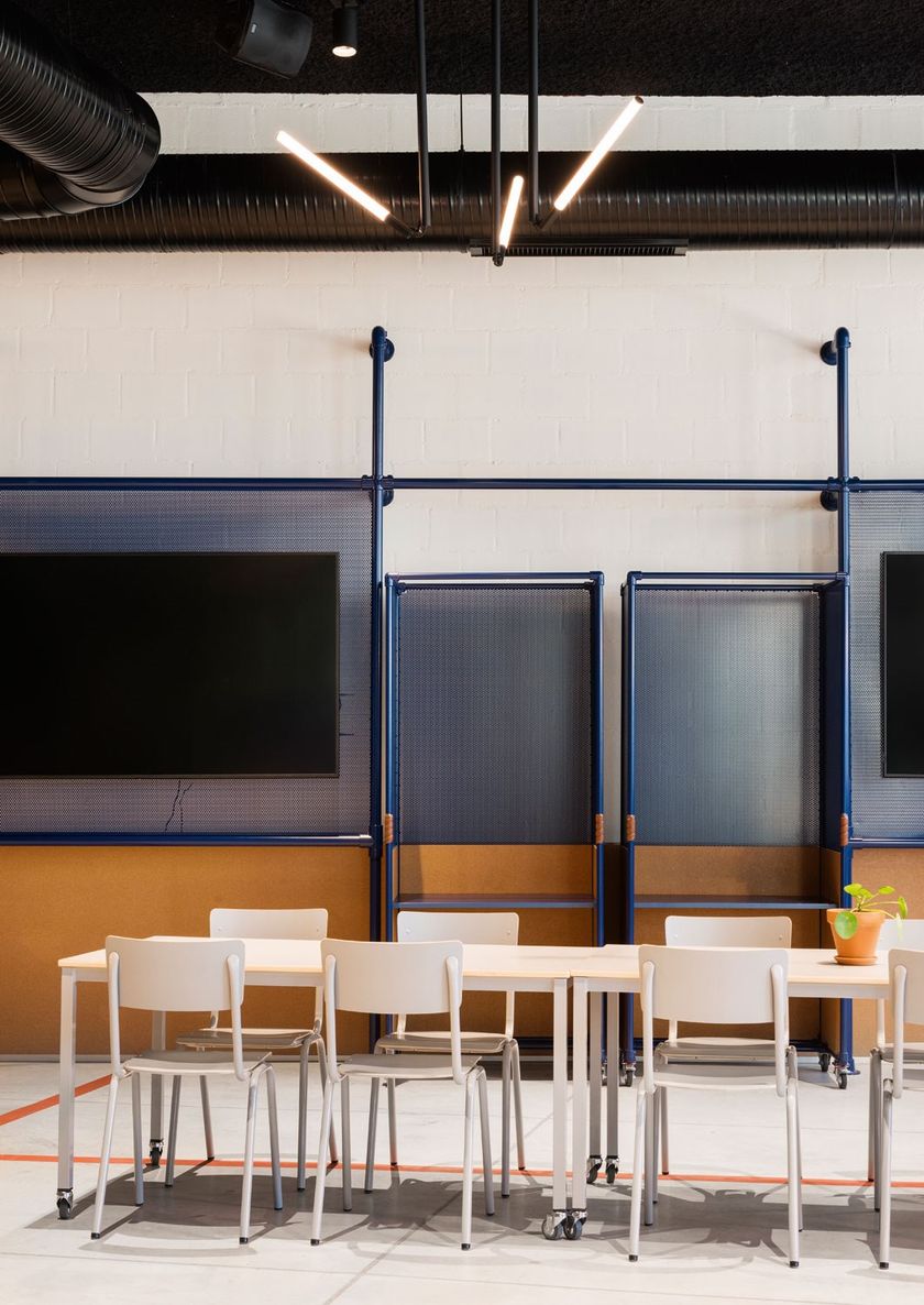 XY180 LED adjustable ceiling lamp By Delta Light | design OMA - Office ...