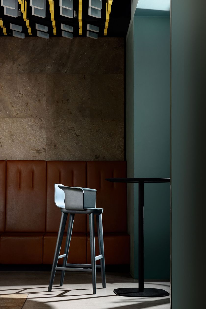 AEON BAR Stool By ZEITRAUM