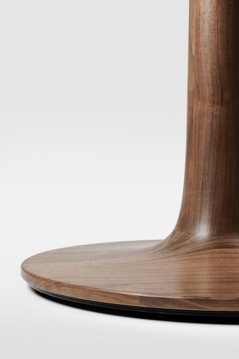 TURNTABLE HIGH Round wooden high table By ZEITRAUM | design Formstelle