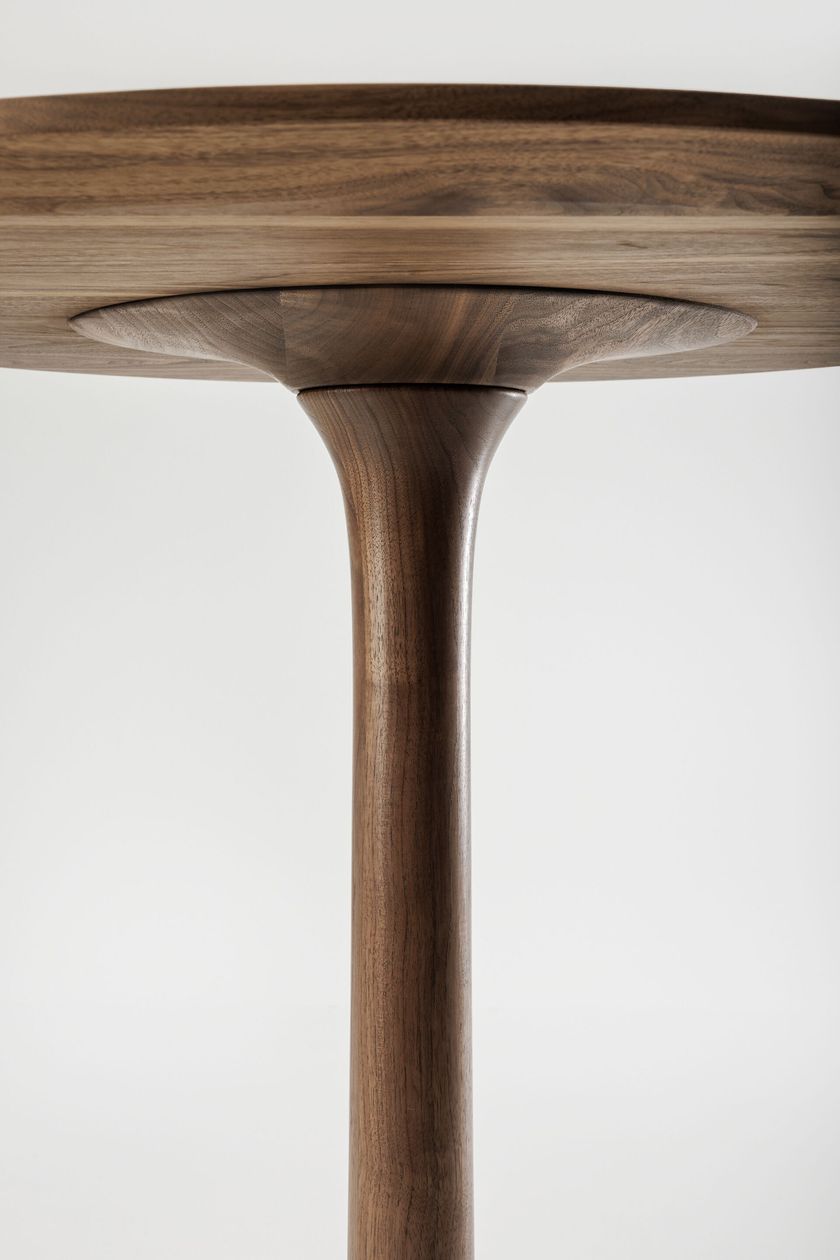 TURNTABLE HIGH Round wooden high table By ZEITRAUM | design Formstelle