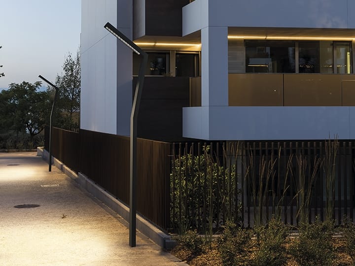 Garden Lamp Posts | Outdoor Lighting | Archiproducts