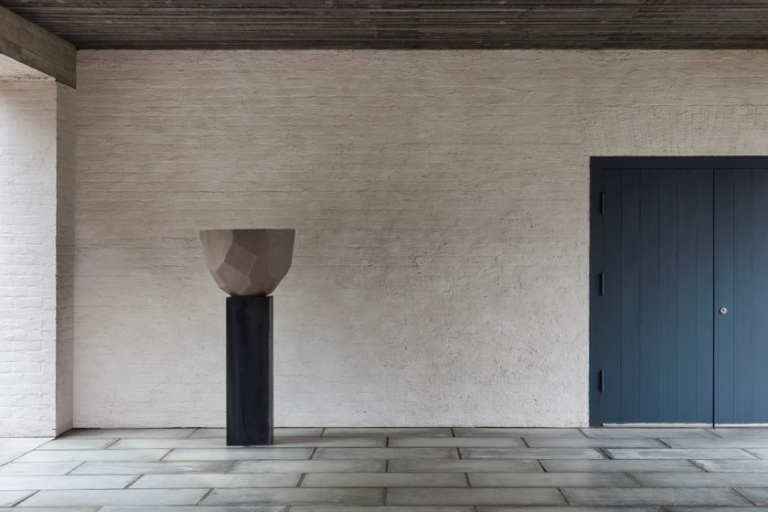 Zinc pedestal ZINC COLUMN By DOMANI