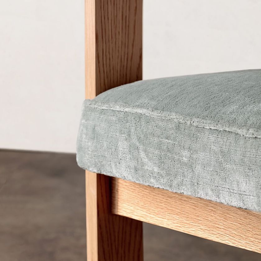 ZUMA | Silla de tela By Kelly Wearstler diseño Kelly Wearstler