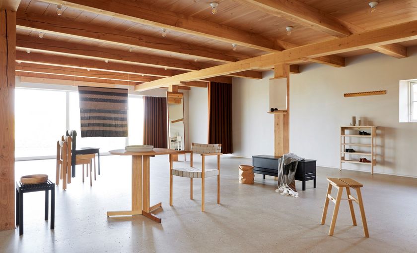 A LINE | Specchio da terra By Form & Refine design Herman Studio