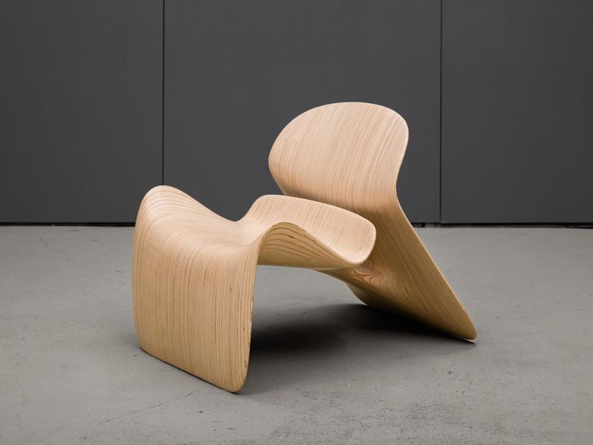 LOOP FLOATING CHAIR Armchair By andblack