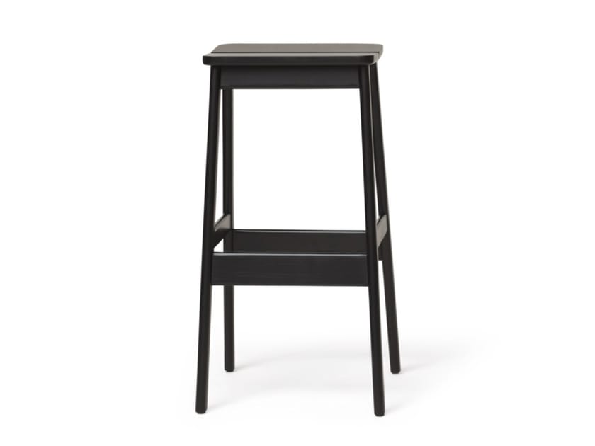 ANGLE STANDARD 75 | High stool By Form & Refine design Herman Studio