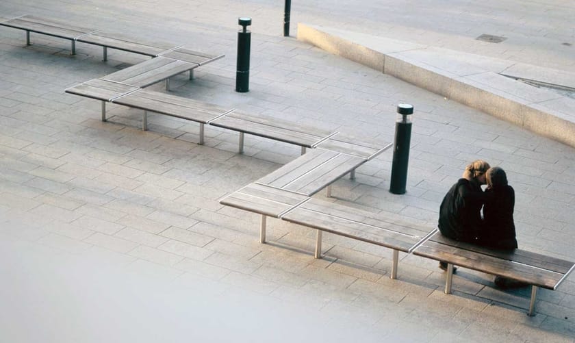 APRIL Backless steel and wood bench By VESTRE