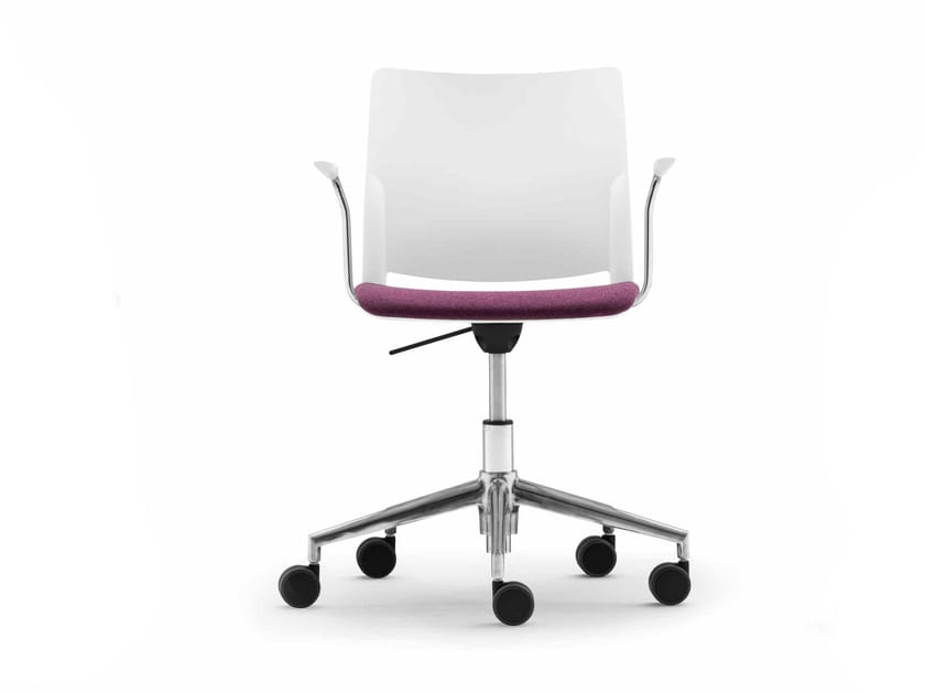 AREA | Office chair with armrests Hub Collection By Bralco