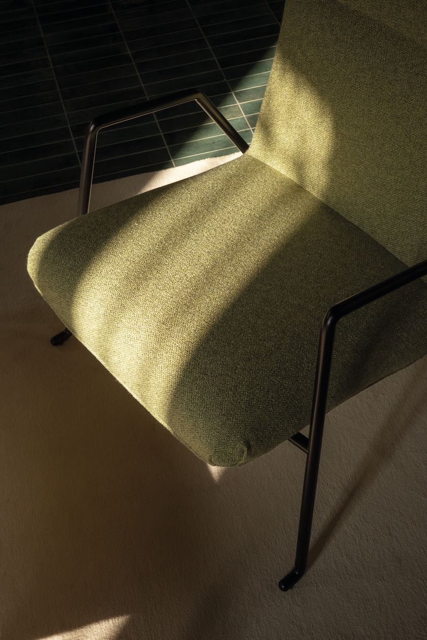 SOLICE Armchair By arflex