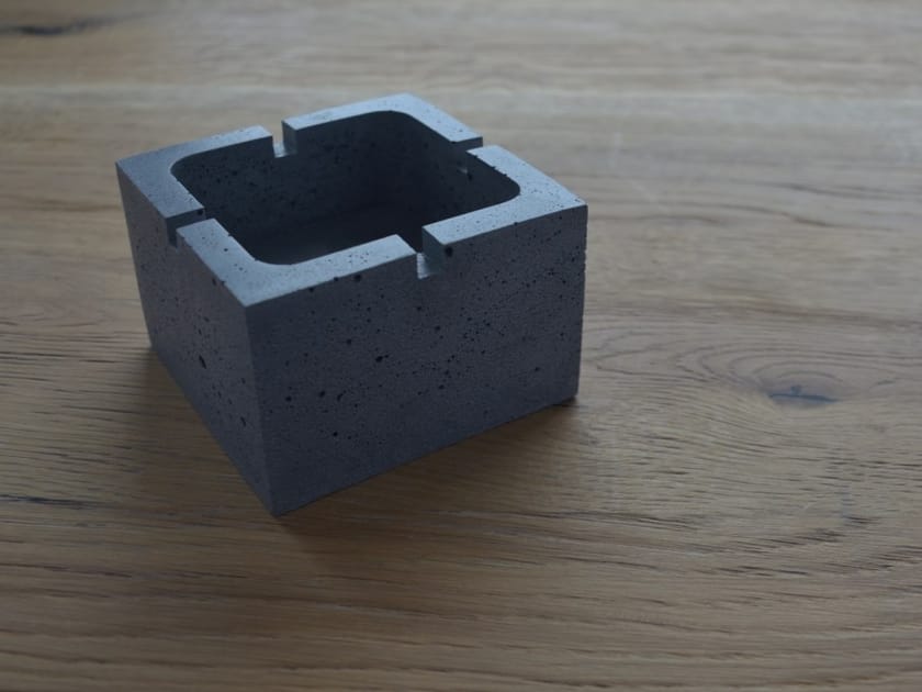 ASHTRAY L By betton design Bronislav Javora