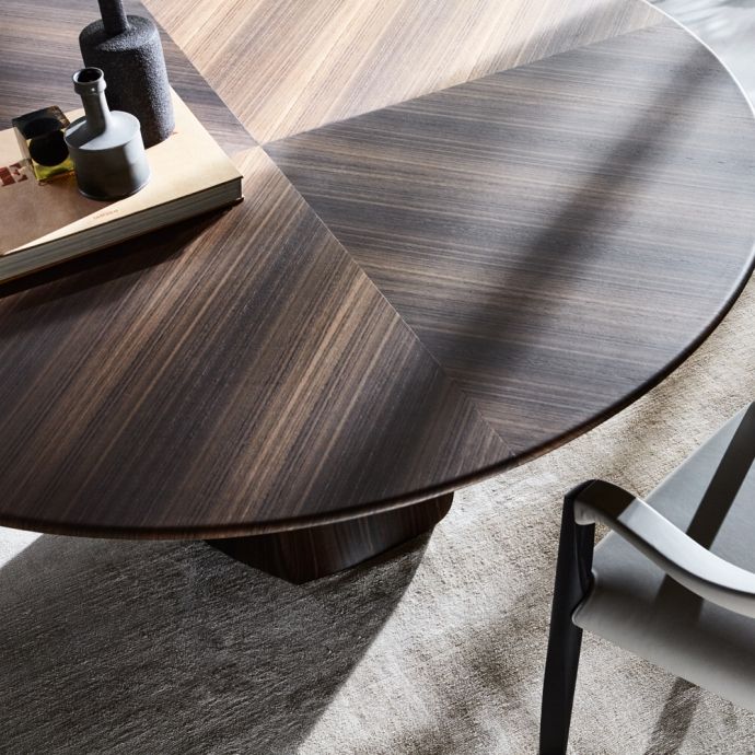ASTERIAS Round dining table By Molteni & C. | design Patricia Urquiola