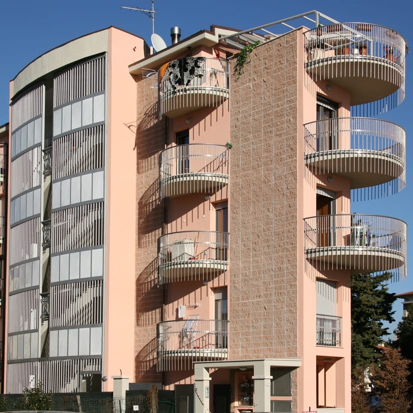 SPLIT AND STRIPED FACE CONCRETE BLOCKS External/internal masonry facing ...