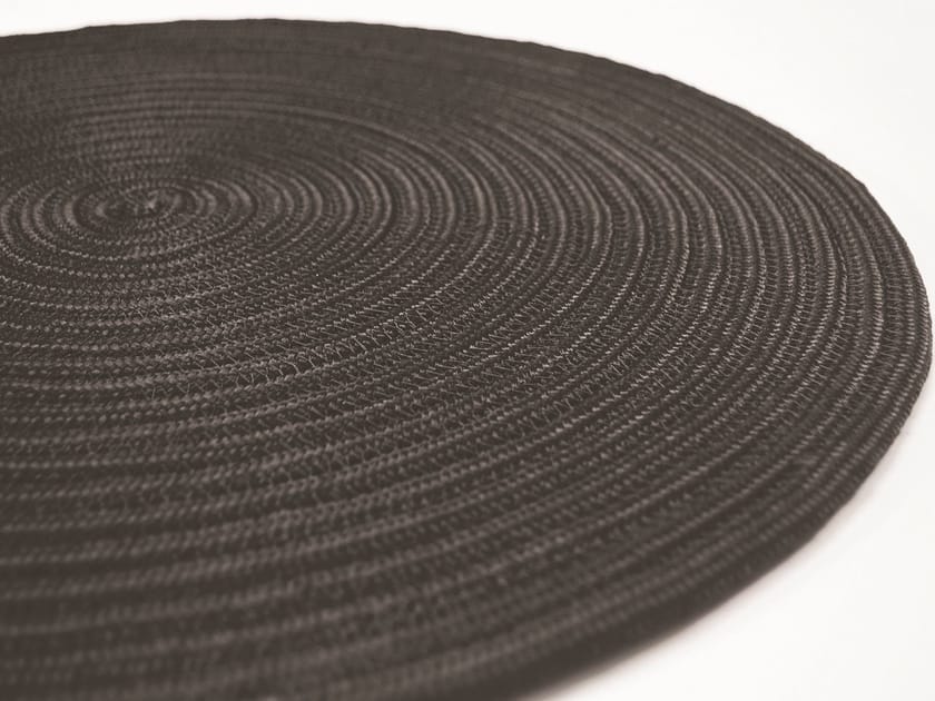 Handmade round rug CAYMAN PLAIN Space Art Collection By Besana Moquette