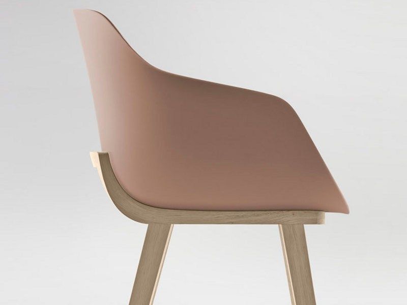 KUSKOA BI Eco plastic chair with armrests By ALKI | design Iratzoki Lizaso