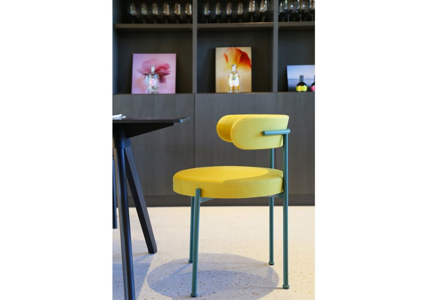 GIOTTO Upholstered fabric chair open back By JOB’S | design Omar De Biaggio