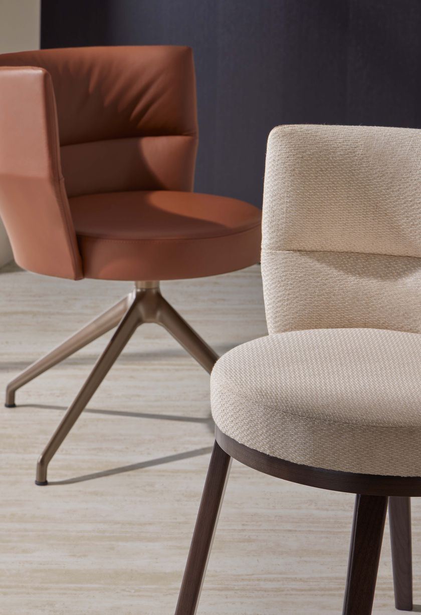 SENA Chair with armrests By Punt | design Christophe Pillet