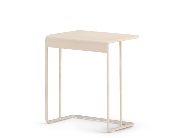 LOU | Side table LOU Collection By Dedon design Toan Nguyen