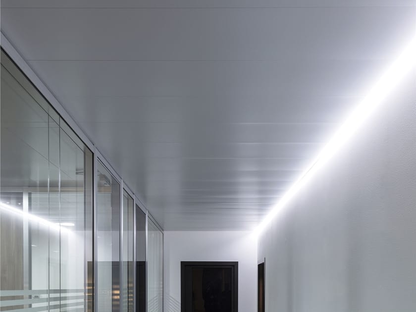 CORRIDOR 1000 ceiling panels By CBI Europe