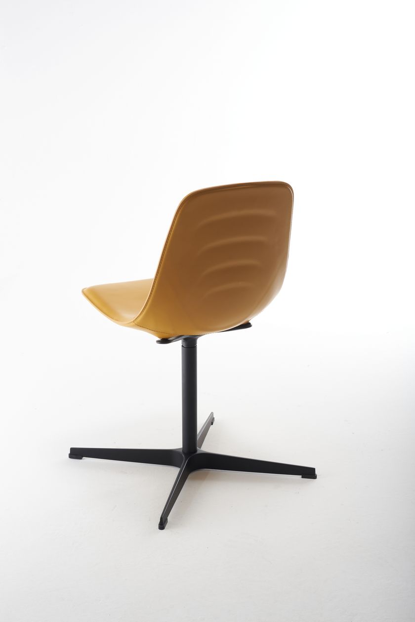 COUPÉ CR UP | Silla de piel curtida Colección Coupè By SOFTLINE 1979 diseño Stefano Sandonà