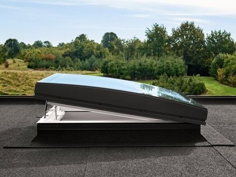 Electrically operated roof window CVP INTEGRA® Flat roof windows Line ...