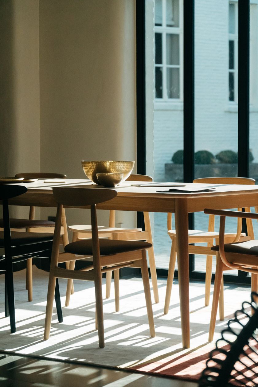 DAN Table By Vincent Sheppard