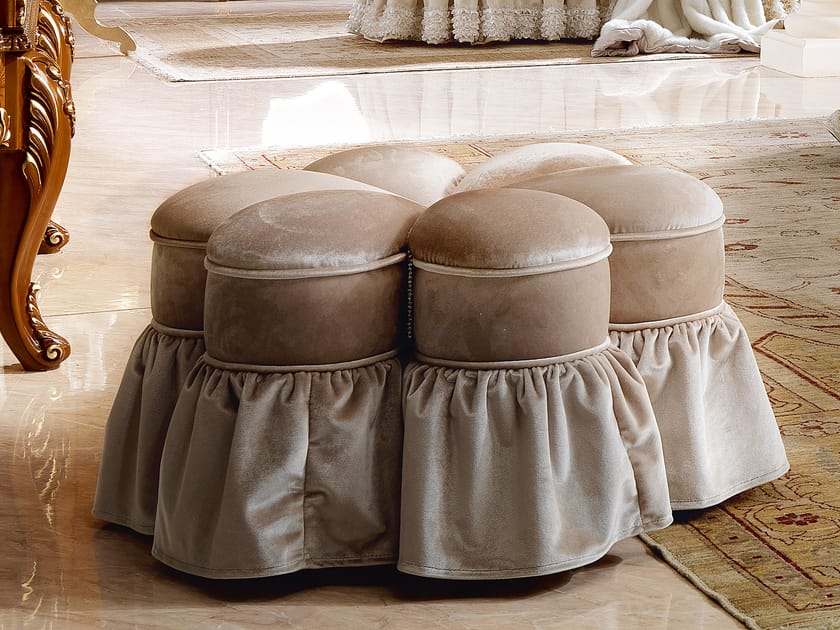 DAVID Upholstered round fabric pouf By Barnini Oseo