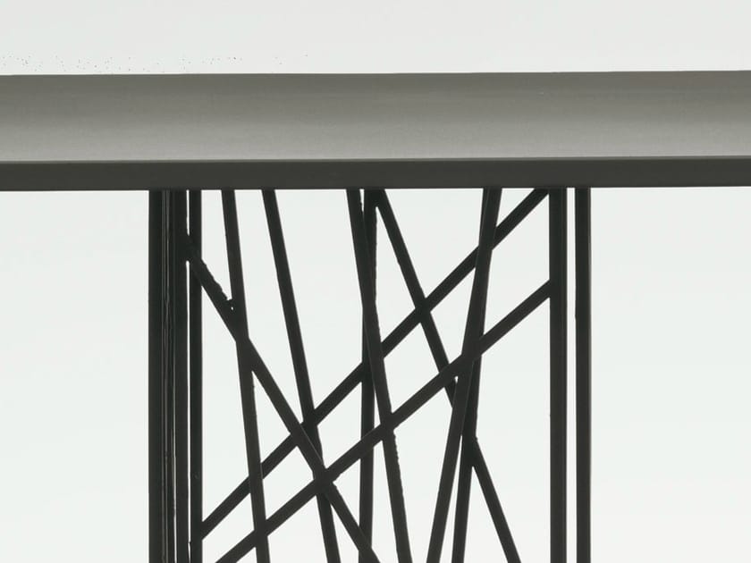 DEFRAME | Metal table By da a