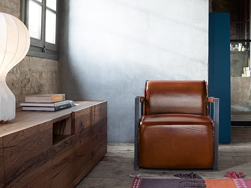 Sillón de cuero con brazos DETROIT ARM By Devina Nais