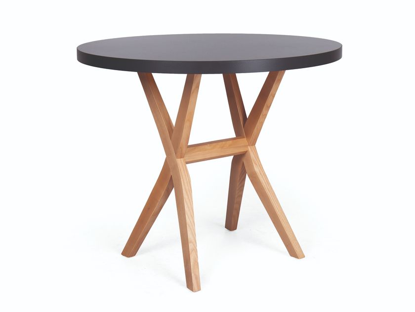 Synthetic Material Dining tables | Archiproducts