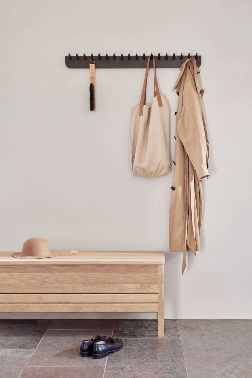 ECHO 88 | Oak coat rack Wall-mounted oak coat rack By Form & Refine