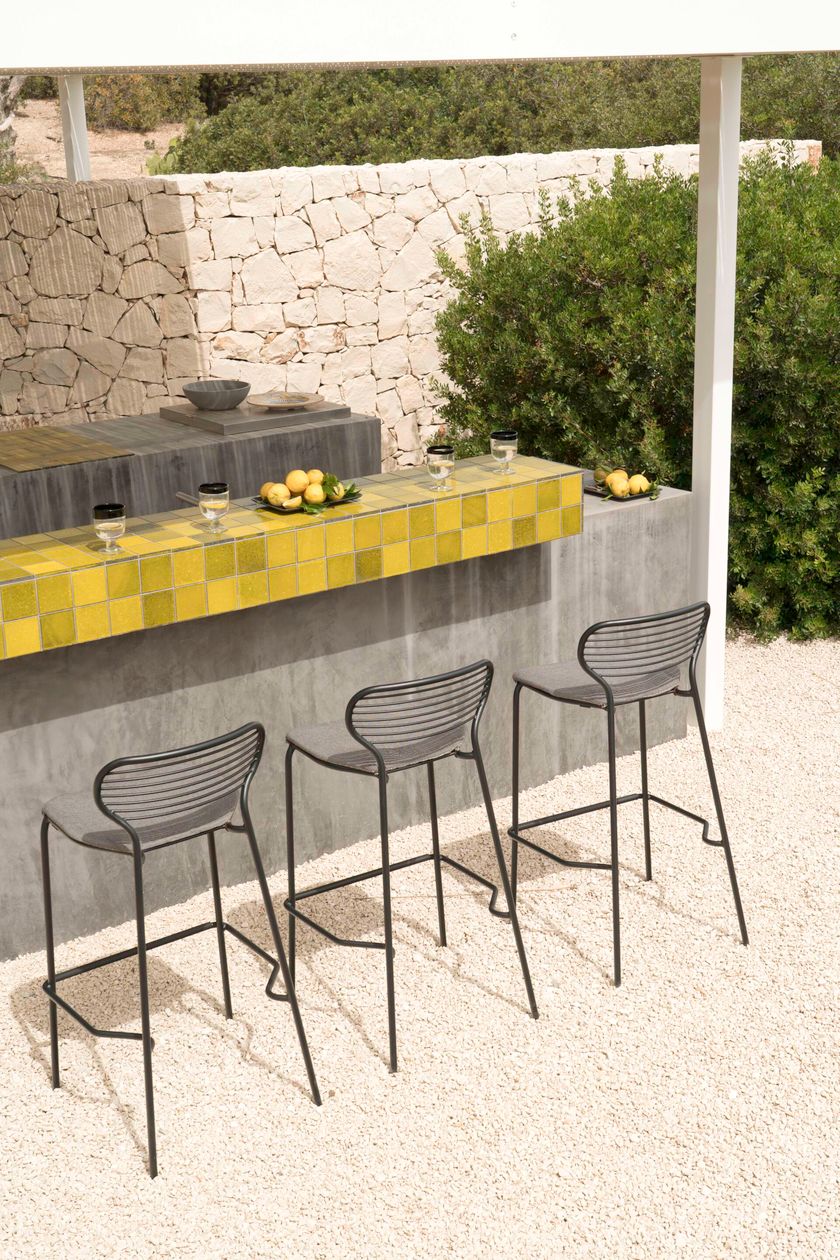 APERO Garden stool By Emu