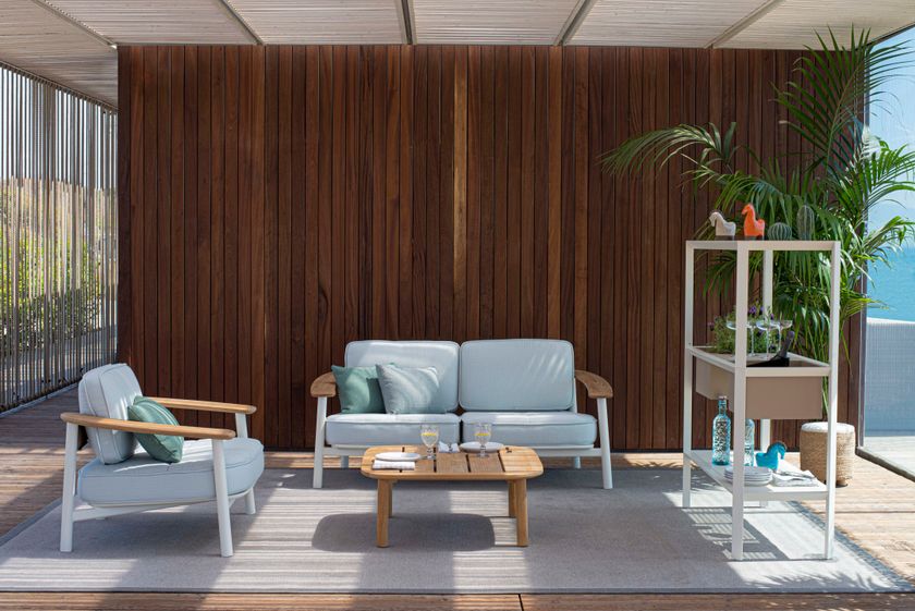 TWINS Tavolino basso da giardino in teak By emu | design Sebastian Herkner