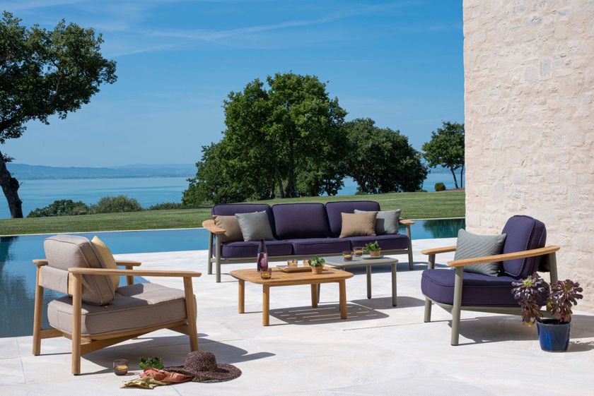 TWINS Tavolino basso da giardino in teak By emu | design Sebastian Herkner