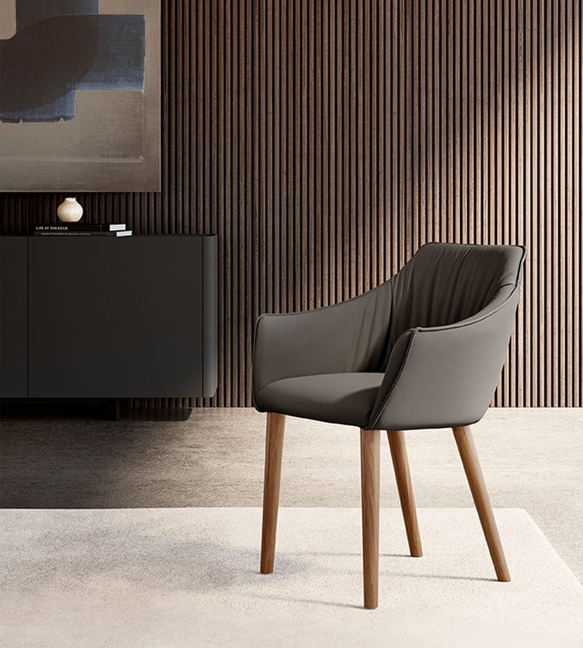 ERA | Leather easy chair By EFORMA