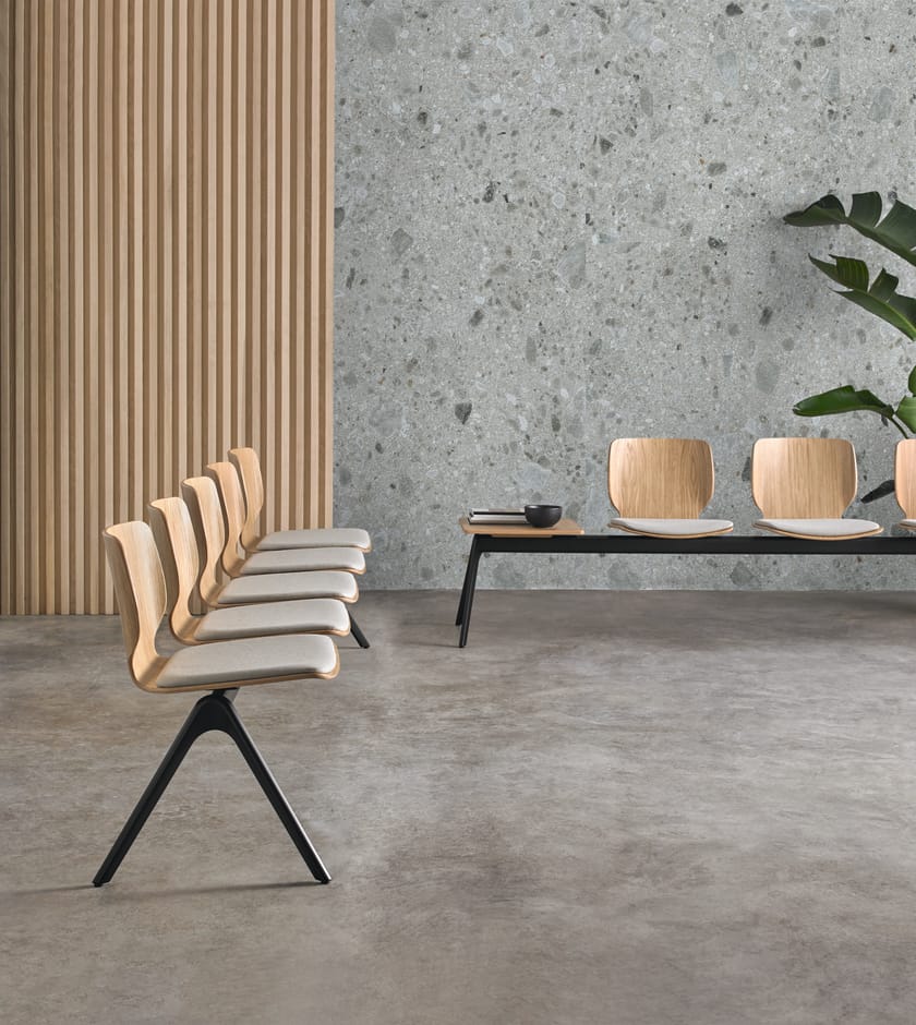 NIM Chaises sur poutre By INCLASS