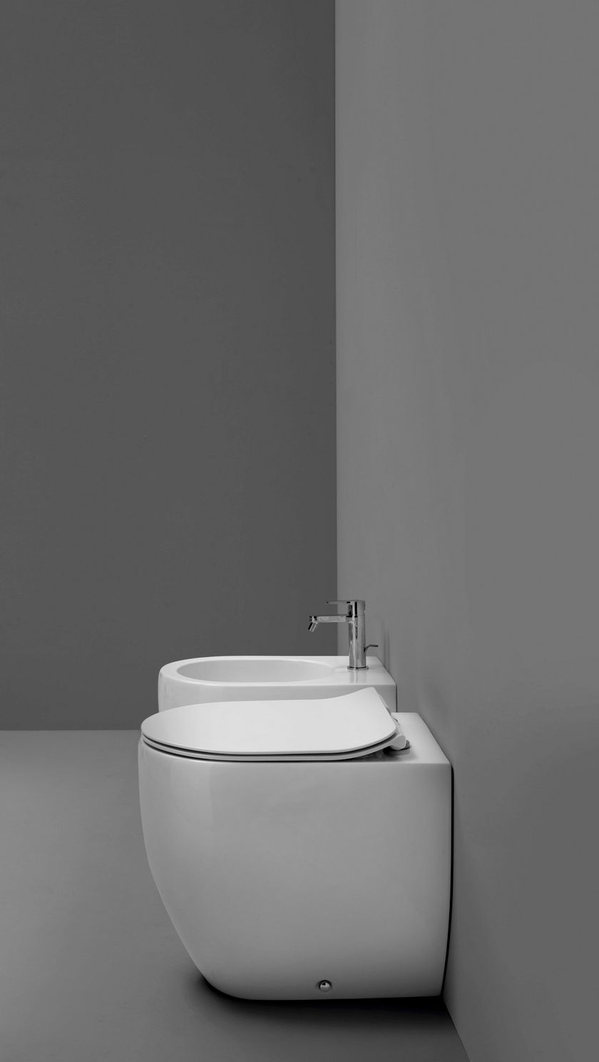 Wc filo parete in ceramica senza brida FLO 3112 Collezione Flo By Kerasan