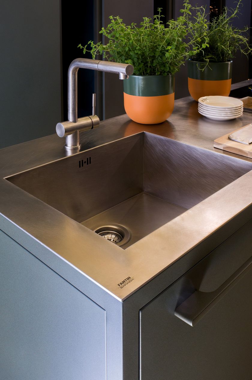 FRAME KITCHEN 3 UNITS Metal mini kitchen with handles By Fantin ...