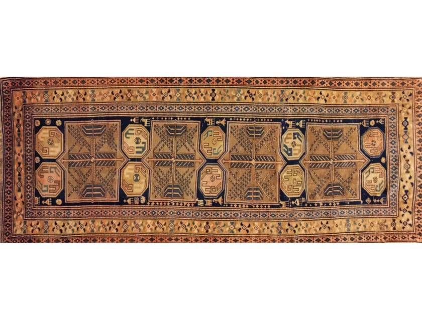 TRADITIONAL CARPETS Handmade rectangular wool rug By Arte di tappeti