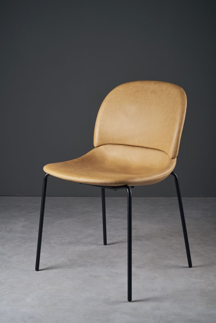 Sedia in pelle e gambe in acciaio HUG | Sedia in acciaio - grado design ...