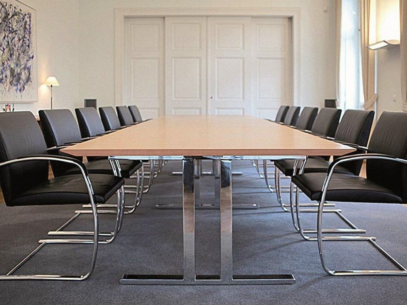 .INTRA | Meeting table Modular wooden meeting table By Spiegels