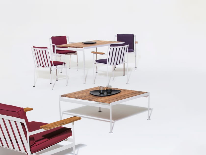 JUGO Tables basses carrée en bois By prostoria | design Numen / For Use