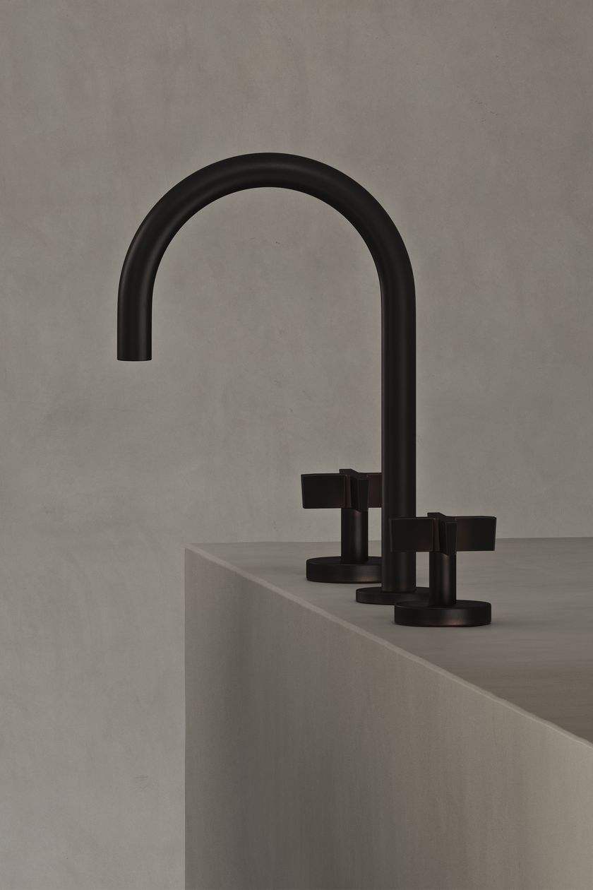 LONDON 3 hole washbasin tap with aerator By The Watermark Collection