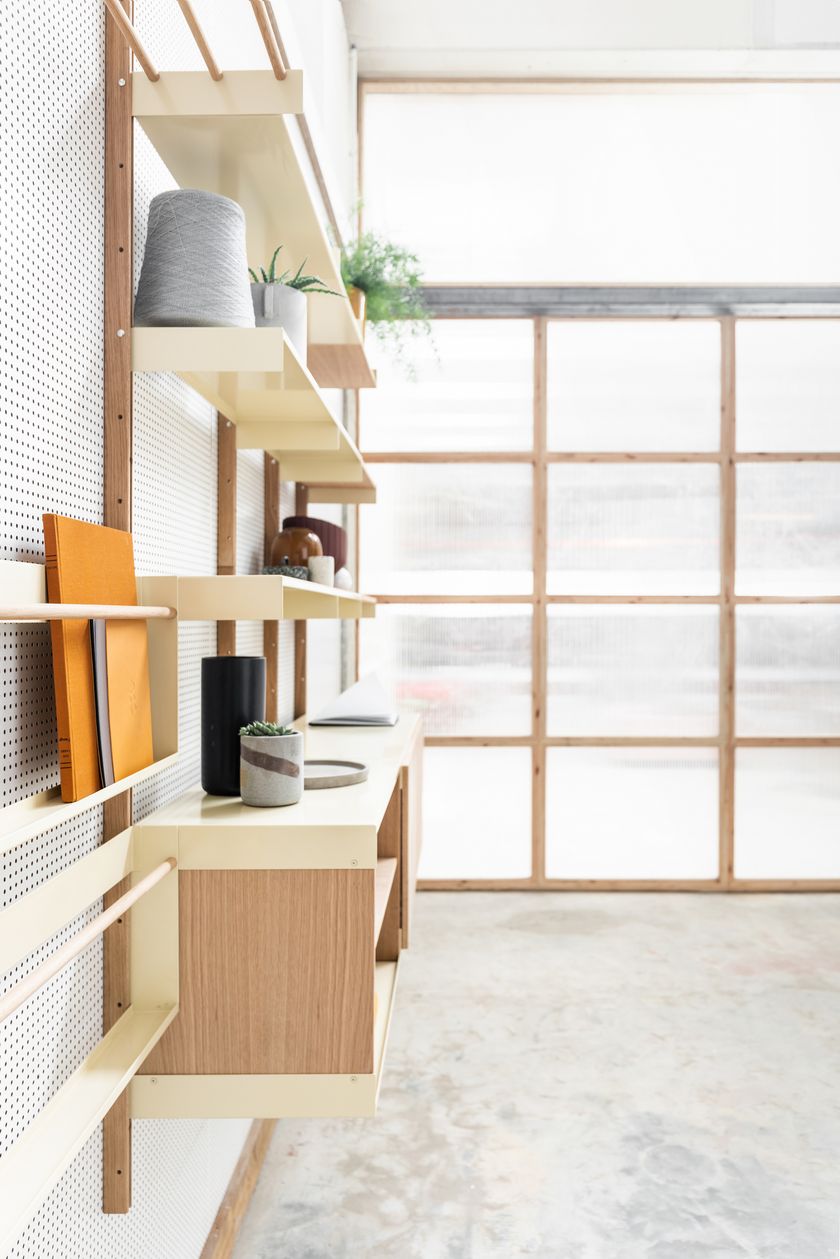 MODUL THE PACKAGE - SINGLE 60 bookcase By Atelier Belge