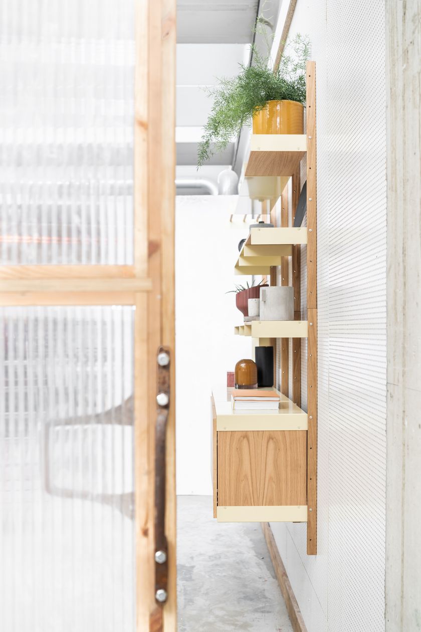 MODUL THE PACKAGE - SINGLE 60 bookcase By Atelier Belge
