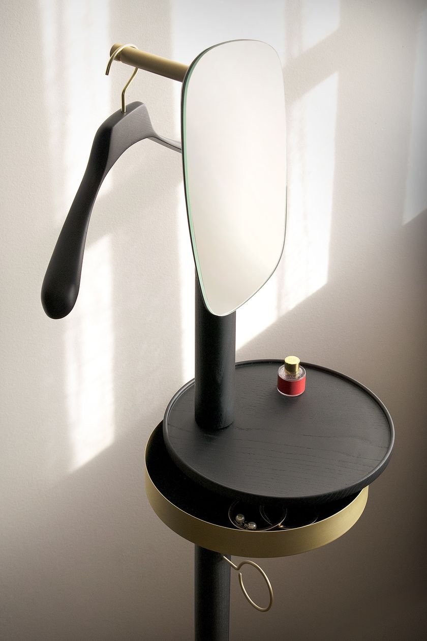 MOMENTS W Ash valet stand By nomon | design Andrés Martínez