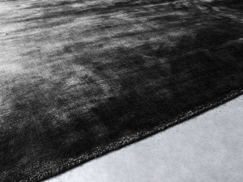 Handmade rug MONO Lay on You Collection By GIOPAGANI design Giovanni Pagani
