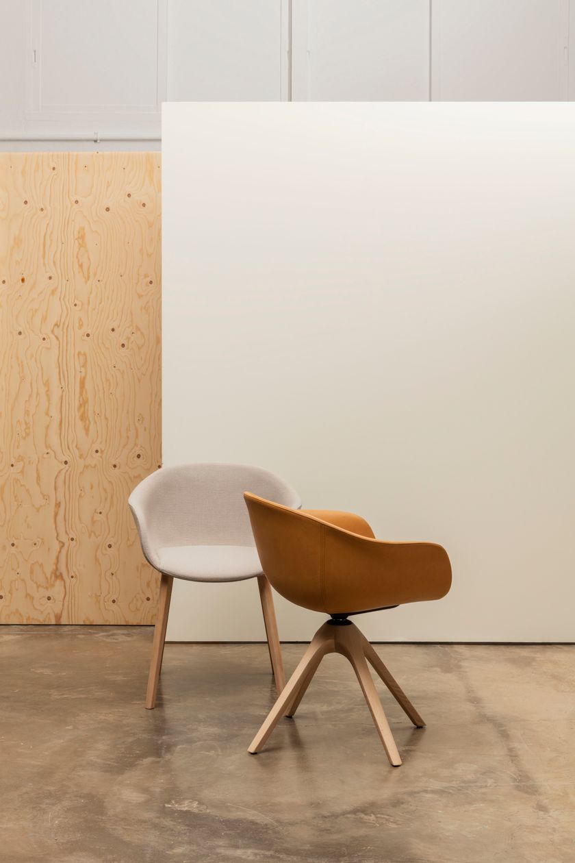NEXT SO0496 Chair By Andreu World | design Piergiorgio Cazzaniga