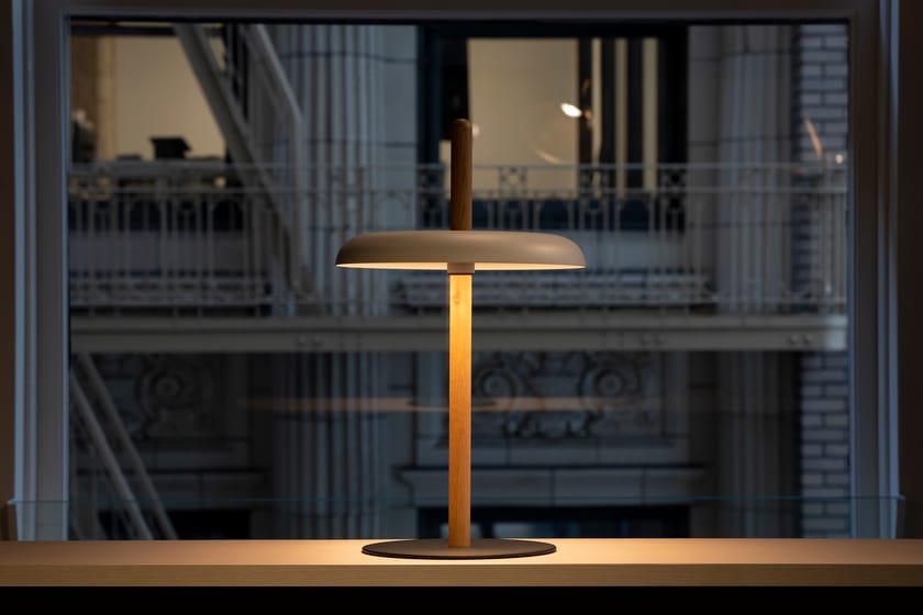 NIVÉL LED rechargeable table lamp By Pablo