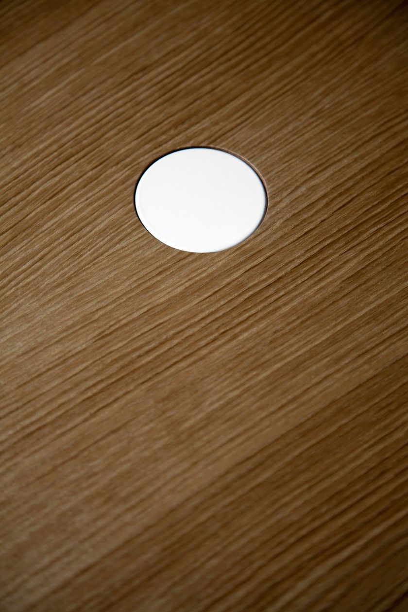 NUCLEO Table carrée en acier et bois By Punt | design Victor Carrasco