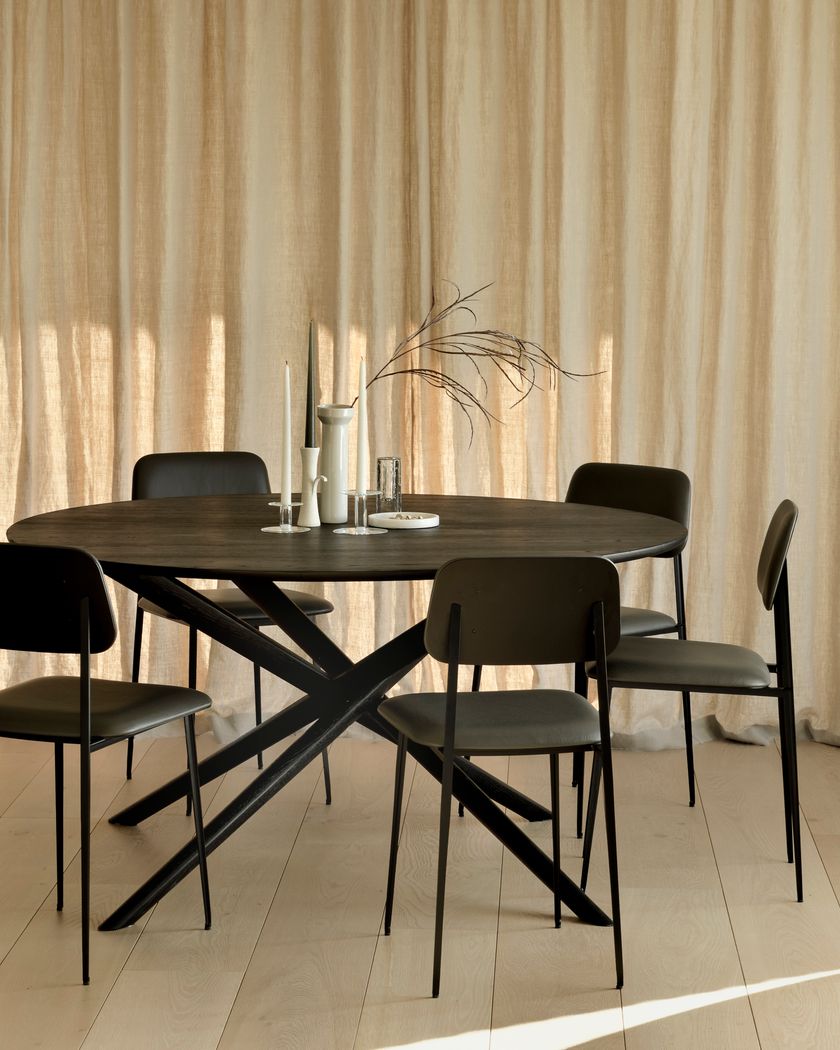 OAK MIKADO BLACK Round oak table By Ethnicraft | design Alain Van Havre